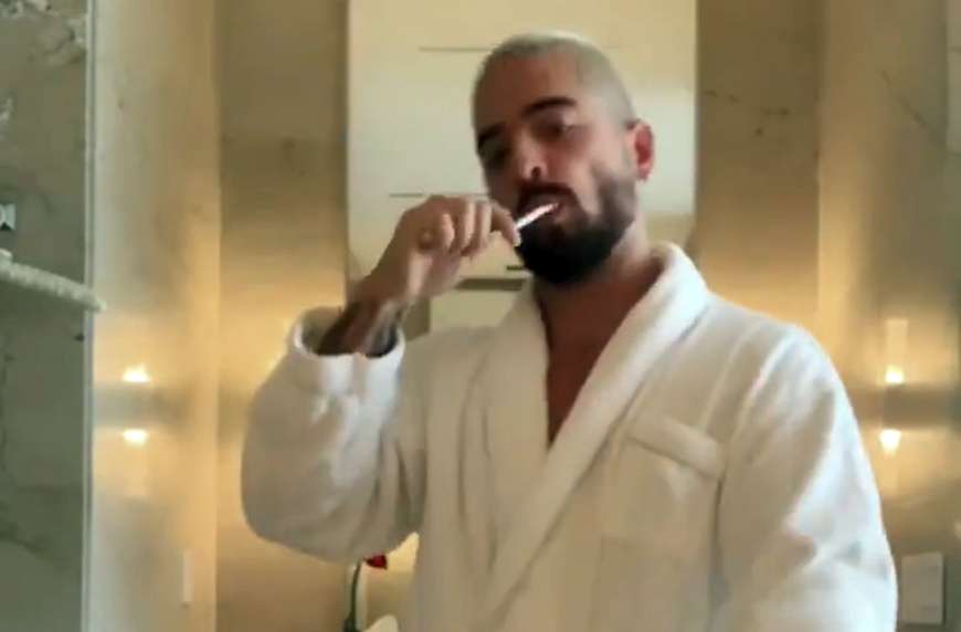 Maluma te enseña a lavarte los dientes con Flow - Portazona.do